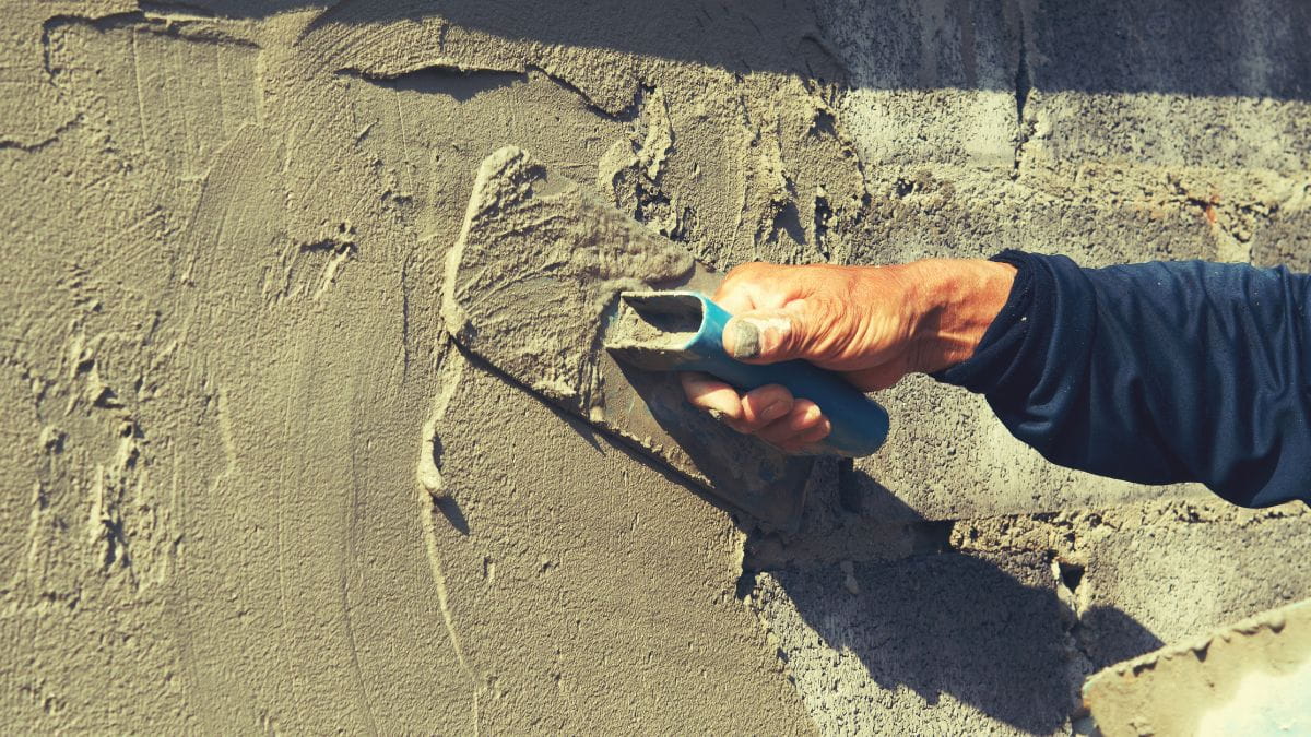 Cement Plastering: Mix Ratios, Thickness & On-Site Basics